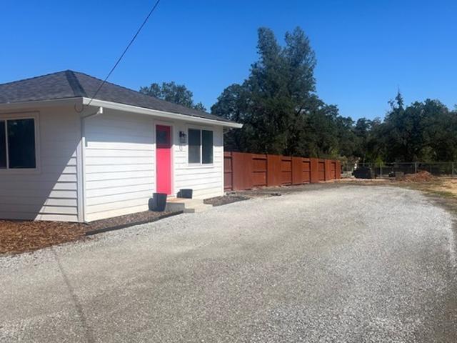 1 BR, 1 BA Apartment 2177 Oxford Road, Redding, CA 96002