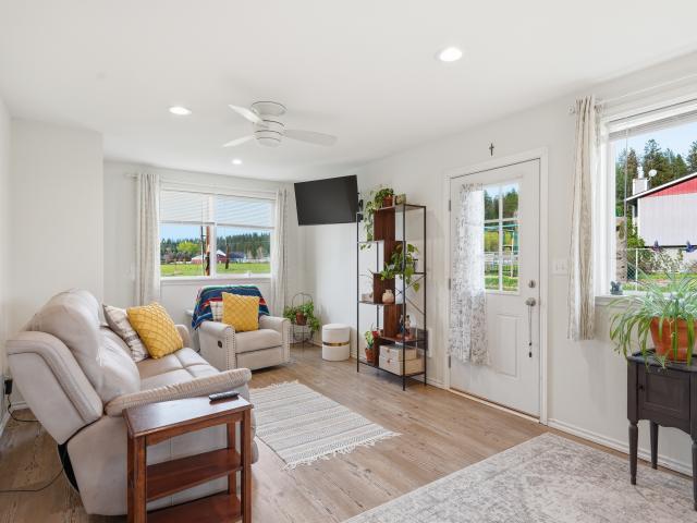 1 BR, 1 BA Apartment 21913 N Meadowview Dr, Colbert, WA 99005