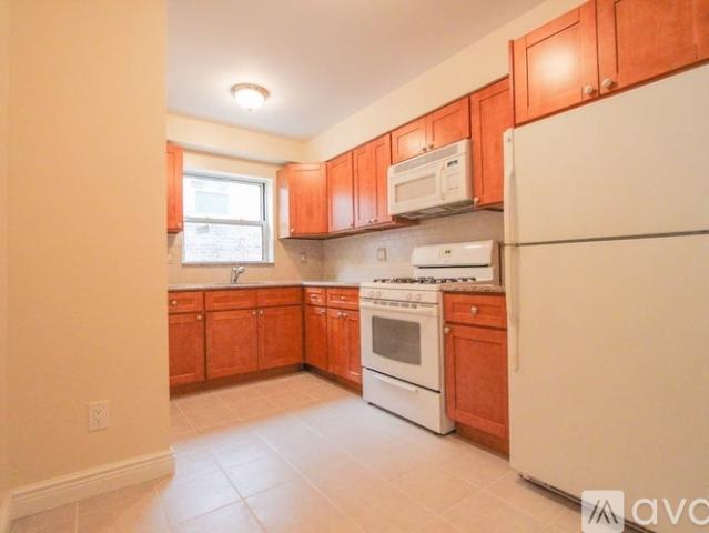 1 BR, 1 BA Apartment 219 West 252nd Street, Unit 1, The Bronx, NY 10471