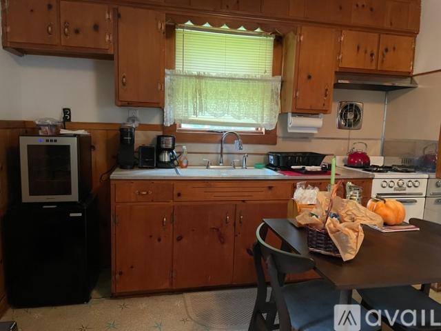 1 BR, 1 BA Apartment 21 Center St, Phoenicia, NY 12464