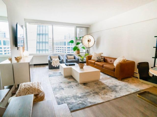1 BR, 1 BA Apartment 21 East Chestnut Street Unit 06B, Chicago, IL 60611
