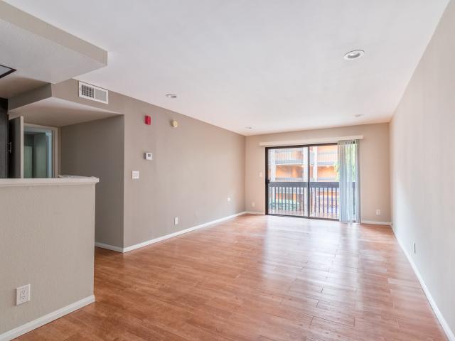1 BR, 1 BA Apartment 22100 Burbank Blvd. G, Woodland Hills, CA 91367