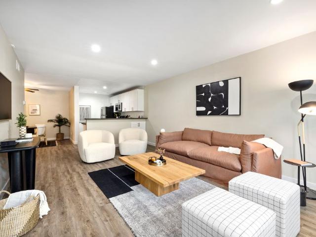 1 BR, 1 BA Apartment 22100 Erwin Street Unit E316, Woodland Hills, CA 91367