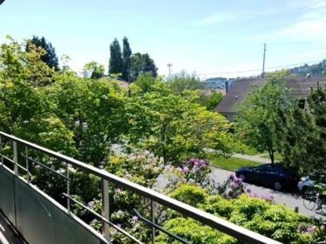 1 BR, 1 BA Apartment 2210 Minor Avenue East Unit 04, Seattle, WA 98102