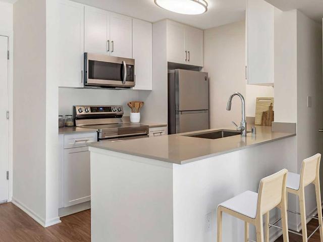 1 BR, 1 BA Apartment 22122 Victory Boulevard Unit 00R 211, Woodland Hills, CA 91367