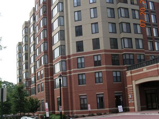 1 BR, 1 BA Apartment 2220 Fairfax Drive, Unit 209, Arlington, VA 22201