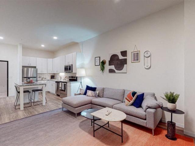 1 BR, 1 BA Apartment 2220 Snelling Avenue Unit 306, Minneapolis, MN 55404