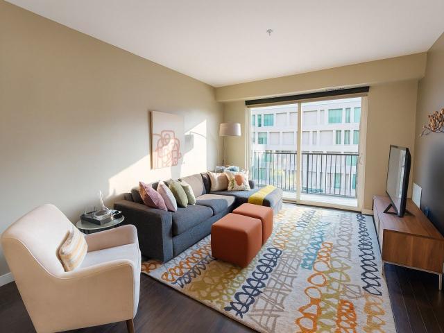 1 BR, 1 BA Apartment 222 Hennepin Avenue South Unit 460, Minneapolis, MN 55403