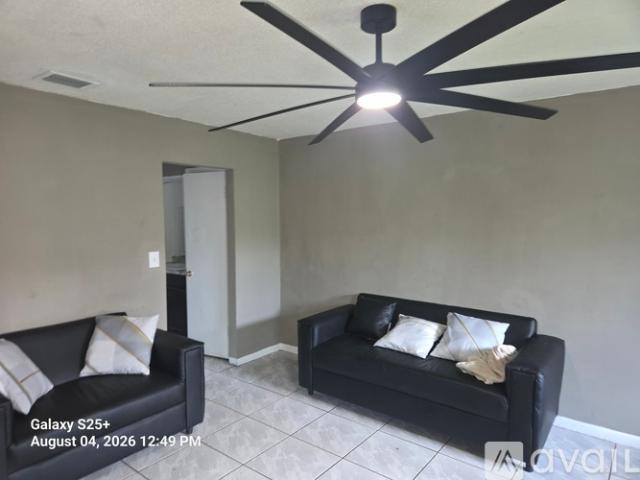 1 BR, 1 BA Apartment 2236 Madison Street, Unit 10, Hollywood, FL 33020