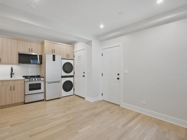 1 BR, 1 BA Apartment 2237.5 North Bissell Street, Chicago, IL 60614