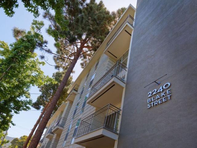 1 BR, 1 BA Apartment 2240 Blake St Berkeley, CA 94704