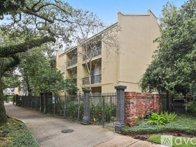 1 BR, 1 BA Apartment 2255 St Charles Ave, Unit 207, New Orleans, LA 70130