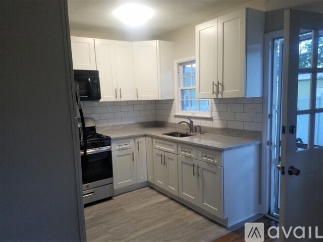 1 BR, 1 BA Apartment 2259 2nd Ave N, Unit East, St. Petersburg, FL 33713