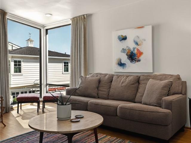 1 BR, 1 BA Apartment 226 Garnet Avenue, Newport Beach, CA 92662