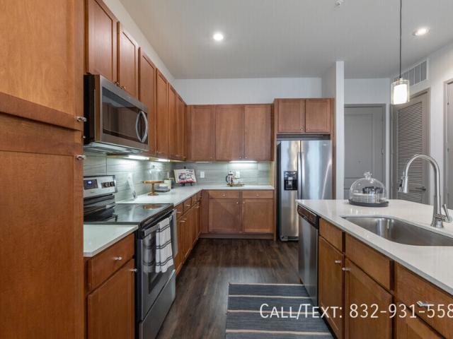 1 BR, 1 BA Apartment 2297 Austin St, Houston, TX 77002
