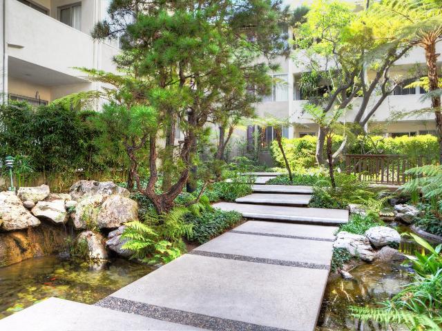 1 BR, 1 BA Apartment 233 South Barrington Avenue Unit 33208, Los Angeles, CA 90049