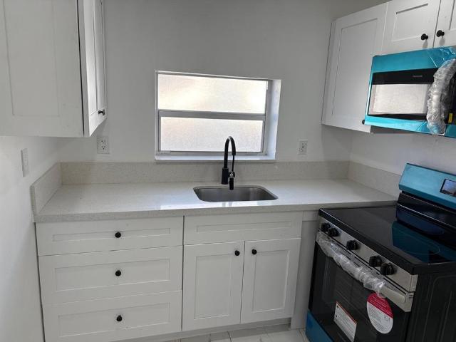 1 BR, 1 BA Apartment 230 A Southwest 11th Street, Dania Beach, FL 33004