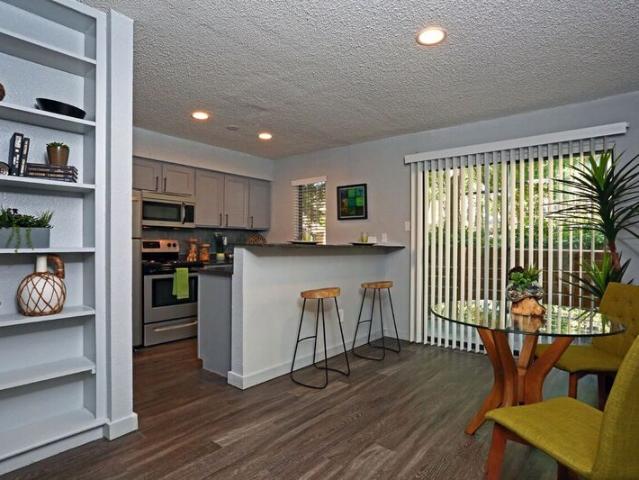 1 BR, 1 BA Apartment 2310 Wickersham Lane Unit 713, Austin, TX 78741
