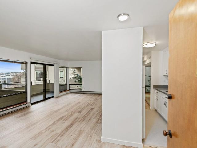 1 BR, 1 BA Apartment 2316 Yale Avenue East Unit 201, Seattle, WA 98102