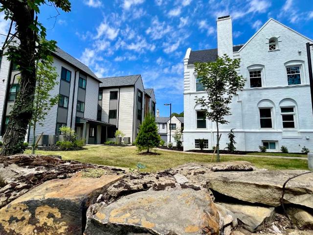 1 BR, 1 BA Apartment 2325 Euclid Heights Blvd. Unit 2361B4, Cleveland, OH 44106