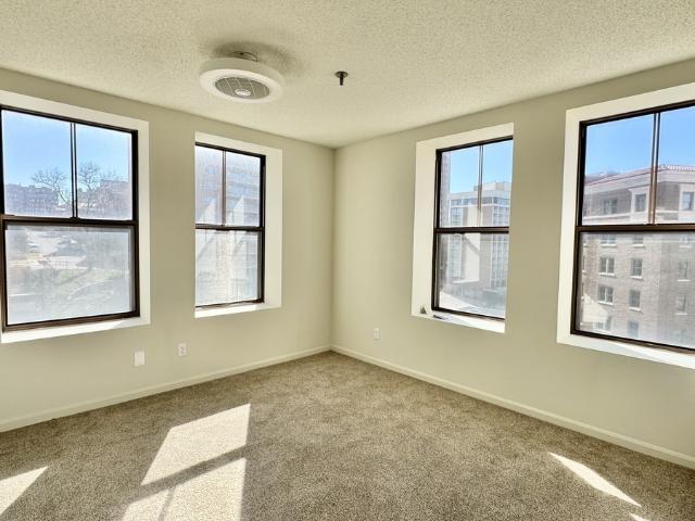 1 BR, 1 BA Apartment 235 Ward Pkwy, Kansas City, MO 64111