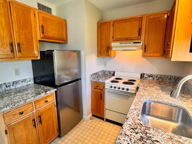 1 BR, 1 BA Apartment 235 Maplewood Ave, Portsmouth, NH 03801