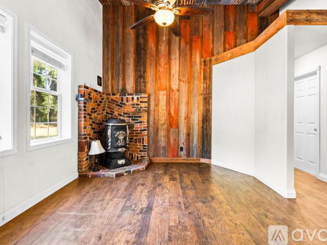 1 BR, 1 BA Apartment 2385 Cascade Hwy SE, Unit 1, Salem, OR 97317
