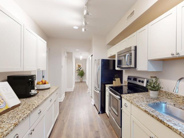 1 BR, 1 BA Apartment 2 Maryland Plz Unit 237 2N, Saint Louis, MO 63108