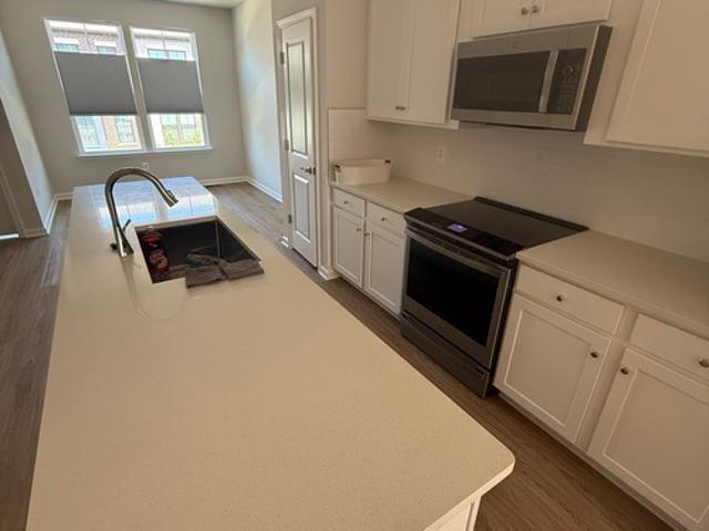 1 BR, 1 BA Apartment 3406 Chester Alley, Unit 3 Bedroom Primary Upper Level + Full Bath, Hyattsville, MD 20782