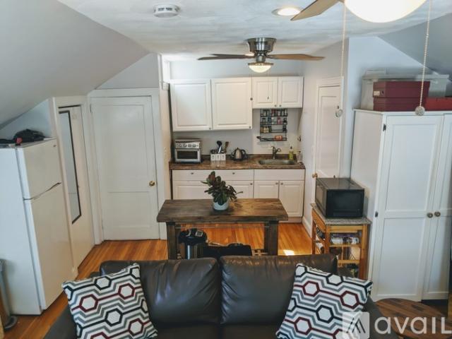1 BR, 1 BA Apartment 340 Broadway, Unit master_suite, Cambridge, MA 02139