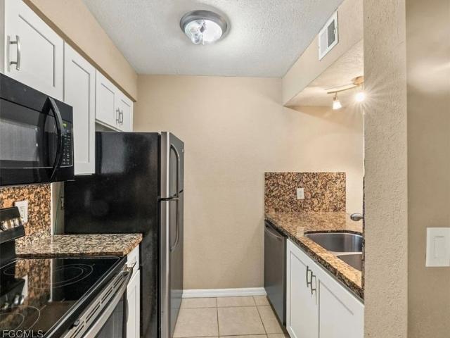 1 BR, 1 BA Apartment 3419 Winkler Avenue, Fort Myers, FL 33916