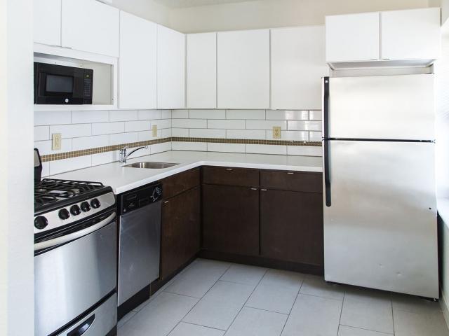 1 BR, 1 BA Apartment 3421 Locust Street Unit 203, Kansas City, MO 64109