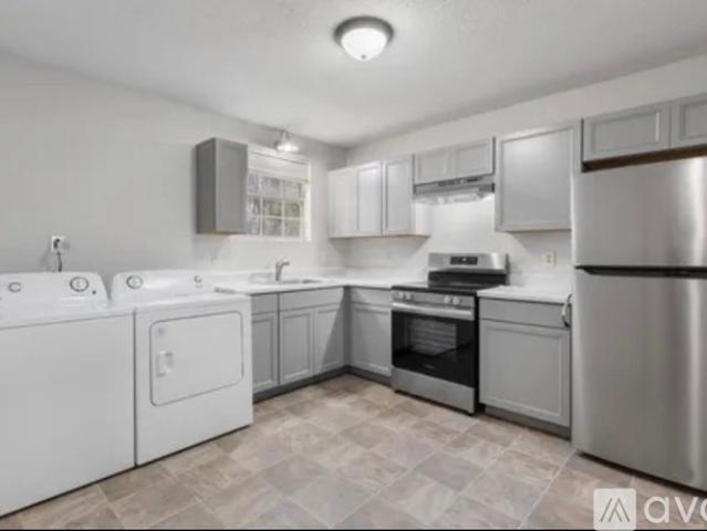 1 BR, 1 BA Apartment 342 Dupuis Drive, Unit B, Clarksville, TN 37042