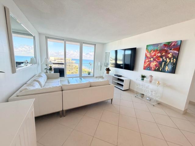 1 BR, 1 BA Apartment 3450 South Ocean Boulevard, South Palm Beach, FL 33480