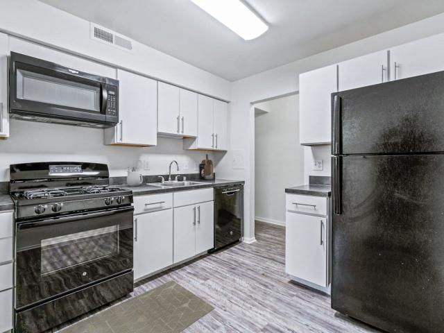 1 BR, 1 BA Apartment 345 West Side Drive Unit 439 0104, Gaithersburg, MD 20878
