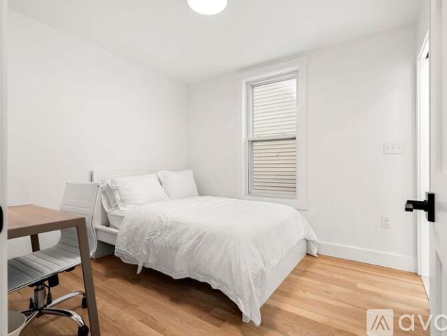 1 BR, 1 BA Apartment 349 W Fourth St, Unit 1, Boston, MA 02127