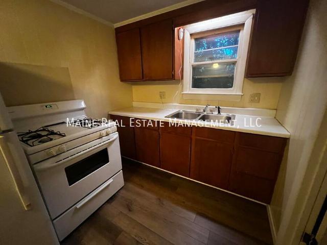 1 BR, 1 BA Apartment 34 Sanford St, Bangor, ME 04401