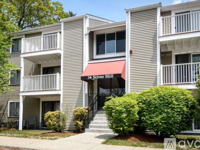 1 BR, 1 BA Apartment 34 Silver Hill Ln, Unit 12, Natick, MA 01760