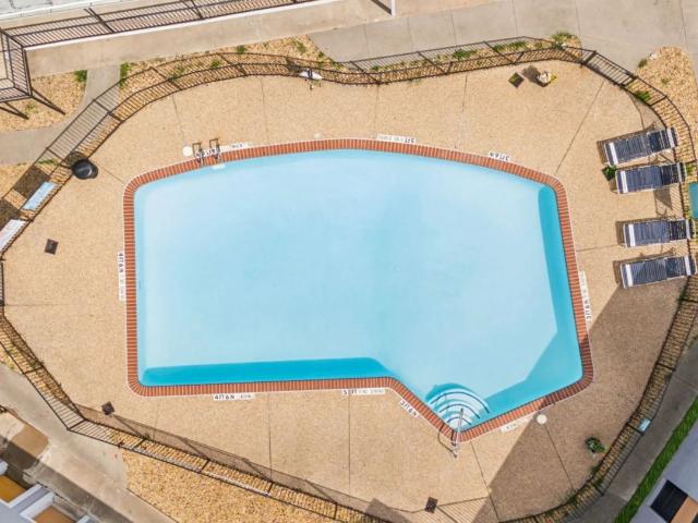 1 BR, 1 BA Apartment 3500 South Riverside Drive Unit 10 1004A, Fort Worth, TX 76119