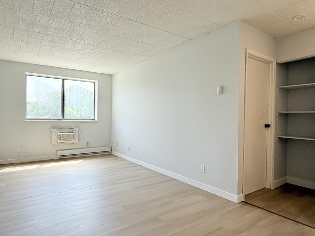 1 BR, 1 BA Apartment 3503 Sandwich St, Windsor, ON N9C 1B6