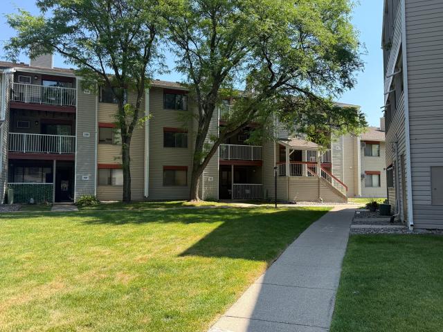 1 BR, 1 BA Apartment 350 Shelard Parkway, Saint Louis Park, MN 55426