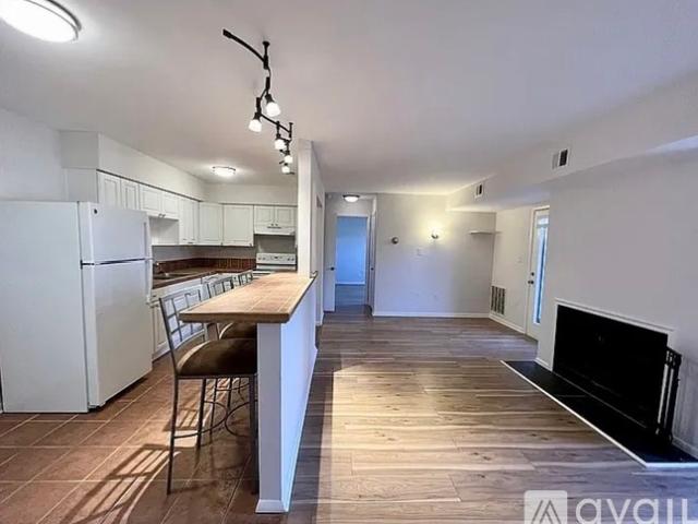 1 BR, 1 BA Apartment 3514 Timberline Trail, Unit 114, Cave Spring, VA 24018