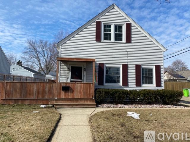 1 BR, 1 BA Apartment 3521 S Logan Avenue, Unit Upper, Milwaukee, WI 53207