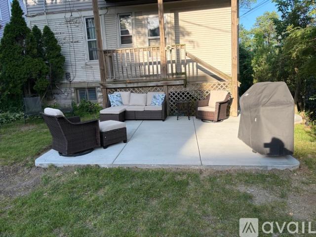 1 BR, 1 BA Apartment 3565 North Maryland Avenue, Unit Third floor loft, Shorewood, WI 53211