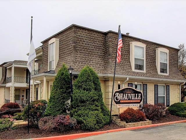 1 BR, 1 BA Apartment 3590 West 75th Street Unit 3680, Prairie Village, KS 66208