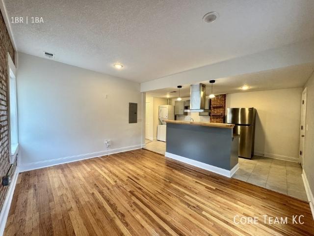 1 BR, 1 BA Apartment 3605 Summit St, Kansas City, MO 64111