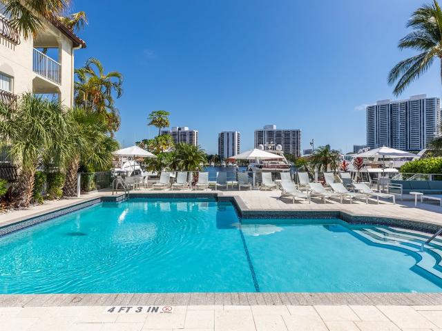 1 BR, 1 BA Apartment 3609 NE 207th St Unit 1 bed, 1 bath, $2484, Miami, FL 33180