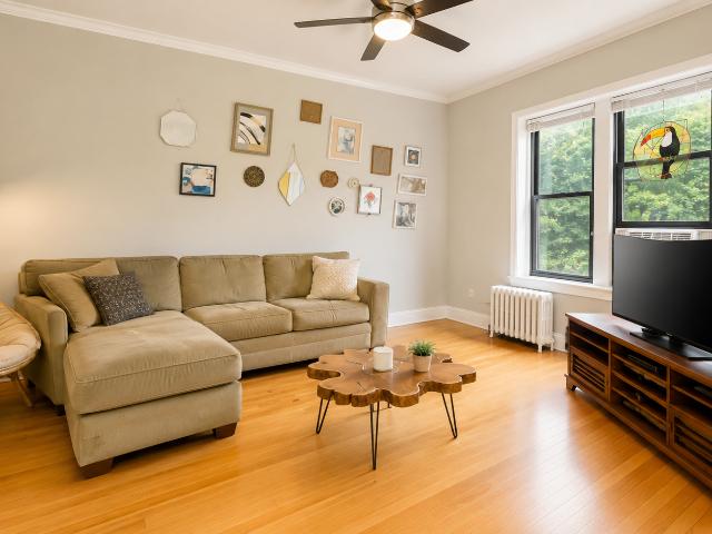 1 BR, 1 BA Apartment 3610 North Claremont, Chicago, IL 60618