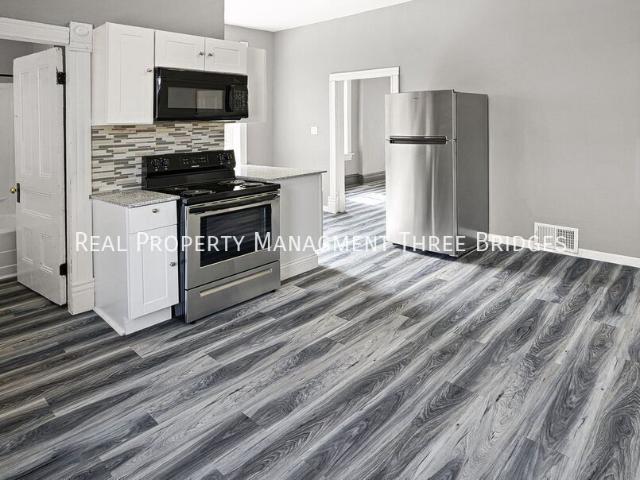 1 BR, 1 BA Apartment 3614 Morgan Ford Road 2F, St Louis, MO 63116