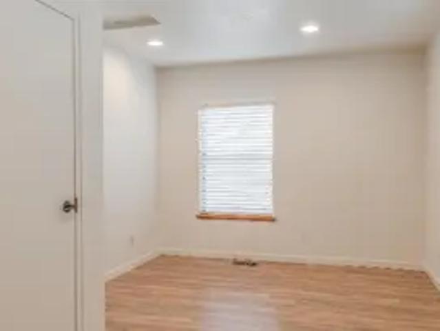 1 BR, 1 BA Apartment 3636 Auburn Blvd, Sacramento, CA 95821